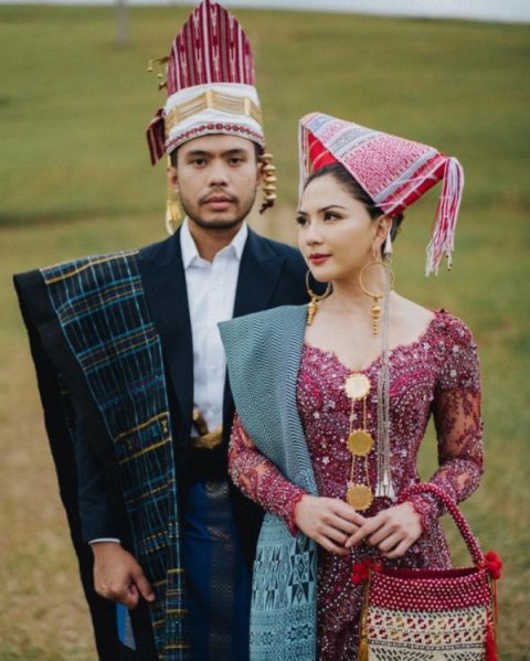 Jenis-Jenis Baju Adat Pengantin khas Batak | Tobaria